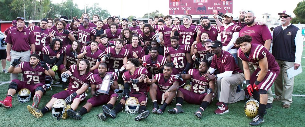 Jaguars hold off Comets, 28-24, to win JC Beach Bowl | The Star News